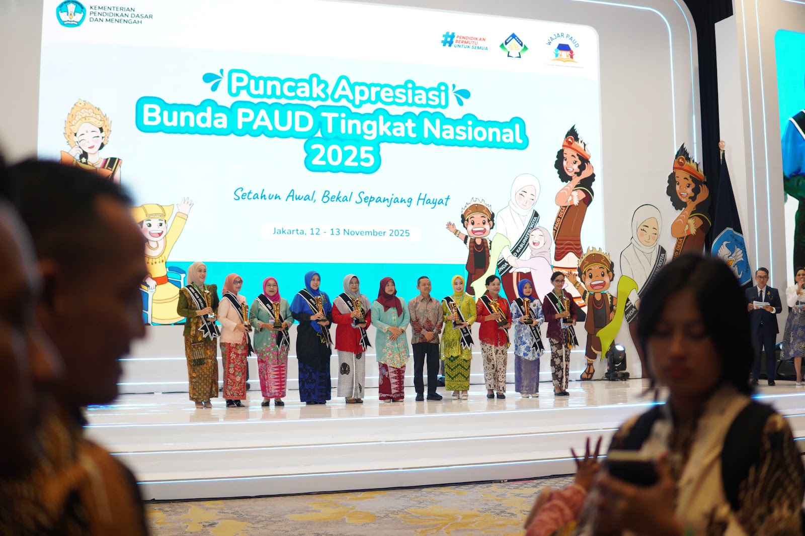 Bunda Corla Jadi Mertua Paling Menyeramkan di Film Mertua Ngeri Kali ...